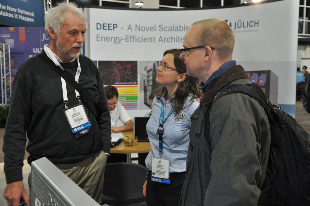 Andreas Stiller (Heise), Estela Suarez, and Norbert Eicker.