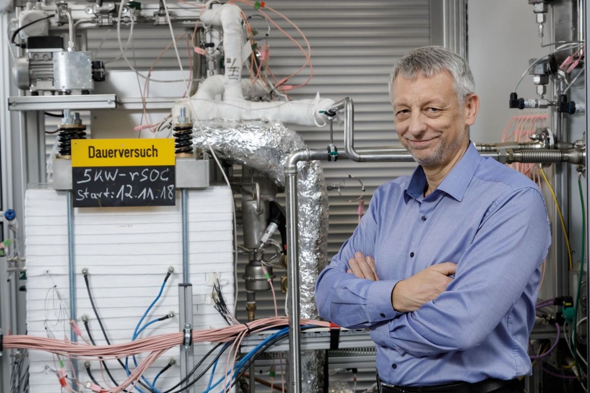 Fuel cell development: Jülich researcher honored